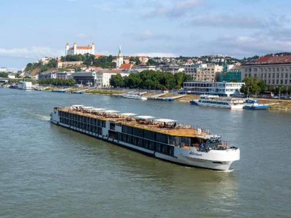 Речен круиз по Дунав за Коледните базари